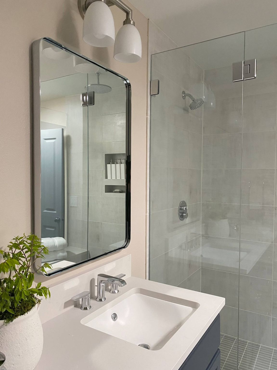 WSMAG.NET | Fabulous Baths | Featured, The Home | July 7, 2022 | West Sound